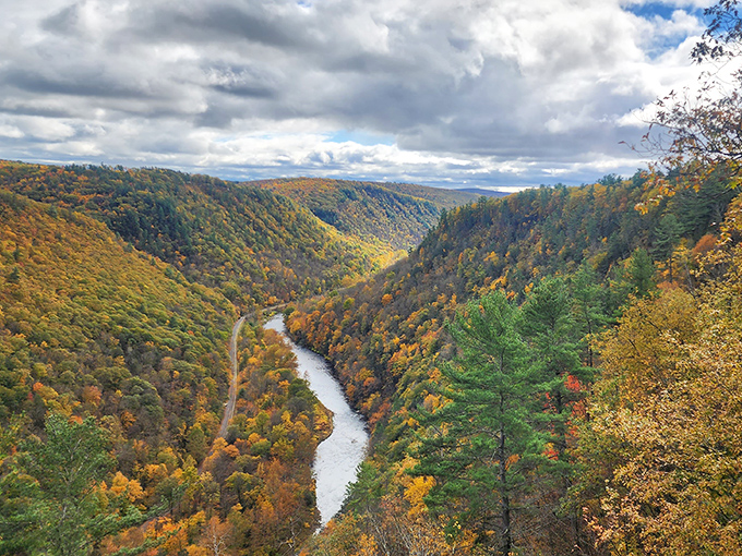 The Pennsylvania Grand Canyon puts on a fall color show that makes you wonder if the trees are competing for some arboreal version of "America's Got Talent."