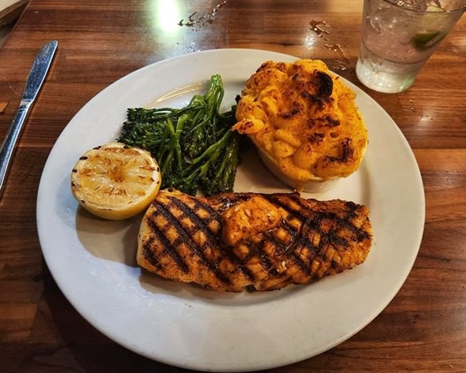 Blackened fish that's actually moist inside? It's not culinary fiction&mdash;it's Rock'n Fish's perfectly grilled halibut with a side of mac and cheese that would make your grandmother jealous.
