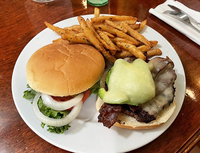 A burger that doesn't need fancy gimmicks&mdash;just quality beef, melty cheese, and the satisfaction that comes from timeless American comfort food.