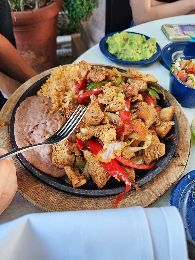Guacamole so fresh it makes you wonder if there's an avocado tree hiding somewhere in the kitchen.