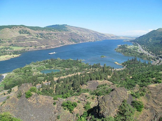 The Columbia River carved this masterpiece over millennia, proving that patience creates the most spectacular artwork. Water and time&mdash;nature's dynamic duo.