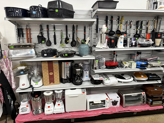 Kitchen gadget nirvana! That bread maker you've been curious about but didn't want to splurge on? Now's your chance.