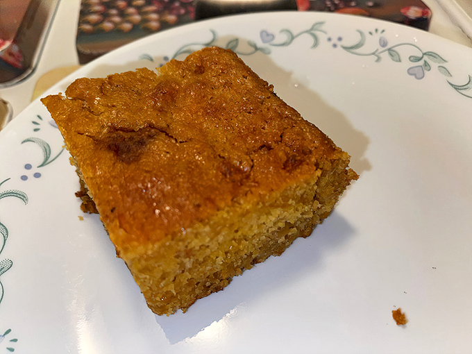 Cornbread so perfectly golden it deserves its own Instagram account – not too sweet, not too crumbly, just right for sopping up sauce.