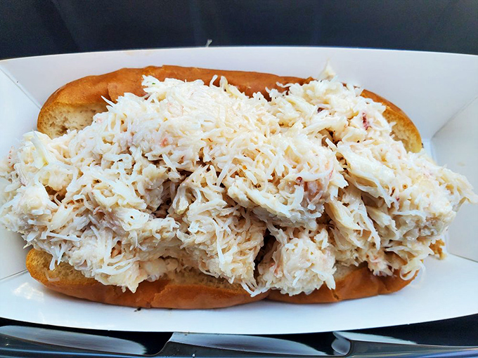 Crab roll perfection that would make a New Englander weep with joy. Simple, unadulterated, and letting the sweet crab meat be the undisputed star.
