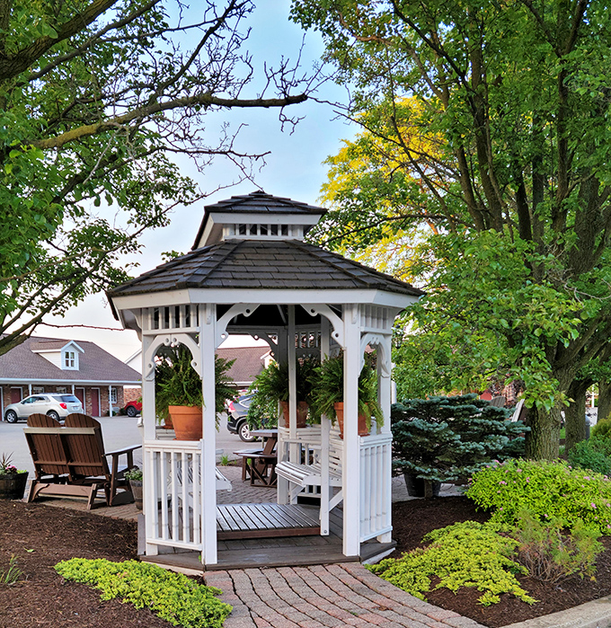 The Dutch Host Inn welcomes visitors with traditional architecture that makes every arrival feel like a homecoming.