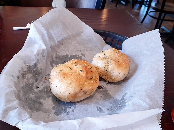 Garlic rolls that'll have you speaking fluent Italian by the third bite &ndash; or at least trying.