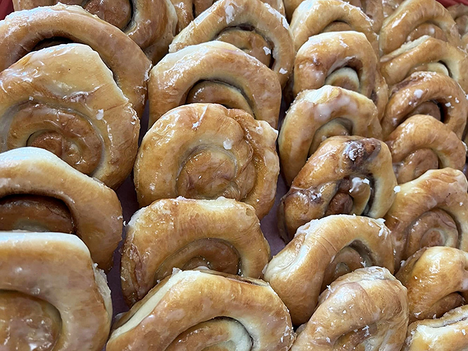 Spiral perfection that hypnotizes you into a cinnamon-sugar trance. These beauties could make even Marie Kondo hoard. 