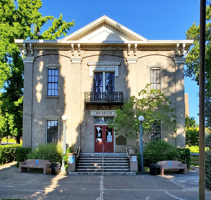 The Historic Courthouse Museum stands proudly like your history teacher's favorite field trip destination, minus the permission slips.