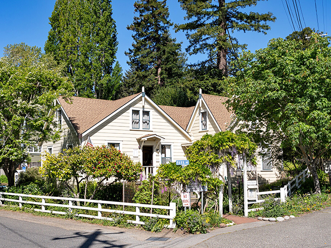 This charming cottage with its white picket fence isn't from a movie set&mdash;it's actual affordable California living.