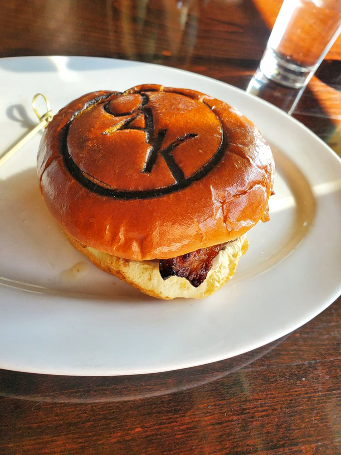 The Oak burger arrives with its logo branded right onto the bun&mdash;like a delicious autograph from a celebrity chef who actually knows how to cook.