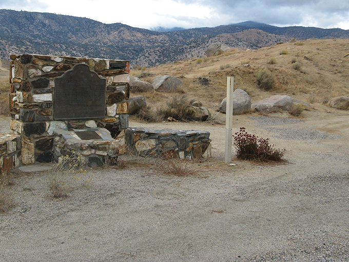 History stands silent in stone, reminding visitors that before lakeside selfies, pioneers carved life from these rugged hills. 