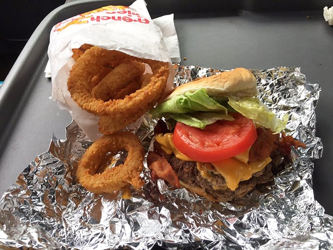Onion rings with the perfect crunch-to-softness ratio. These golden halos deserve their own theme music when they arrive at your table. 