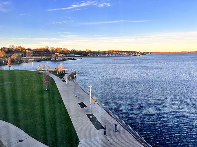 Lake Erie's shoreline offers that perfect blend of serenity and accessibility, where even a quick lunch break can feel like a mini-vacation.