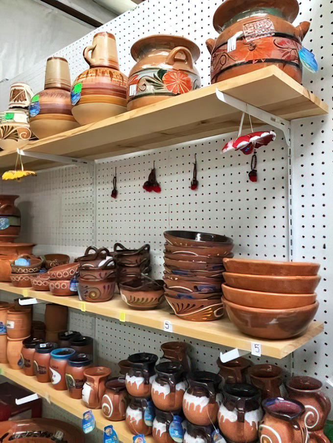 Pottery paradise! These earthy vessels would make even Martha Stewart contemplate a southwestern design phase for her next magazine spread.