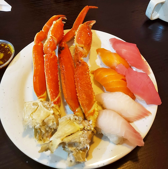 Snow crab legs and sashimi: the reason people start speed-walking when they hear "fresh seafood just came out!"