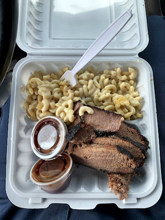 Mac and cheese that doesn't know it's a side dish. This creamy, cheesy masterpiece is staging a delicious coup against the meat.