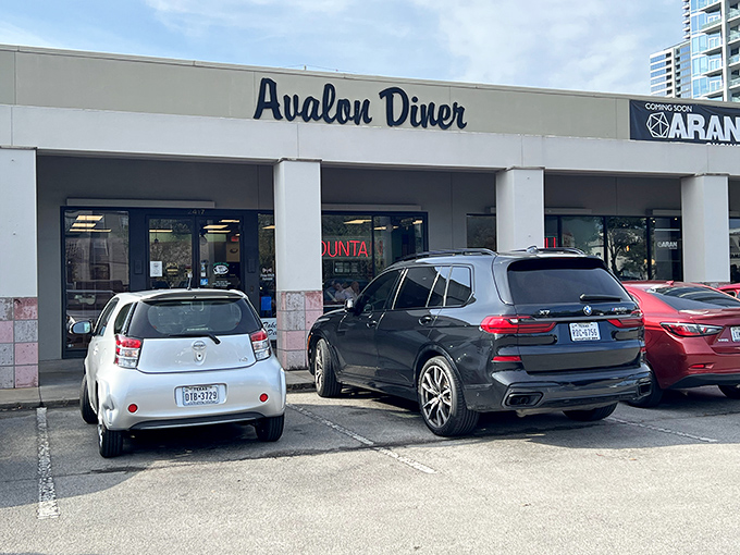 Avalon Diner hides in plain sight, a breakfast sanctuary nestled between city life and suburban sprawl.