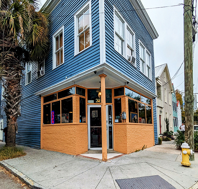 D'Allesandro's vibrant blue building stands out like a delicious beacon in Charleston's historic streets. Corner pizzerias just hit different.