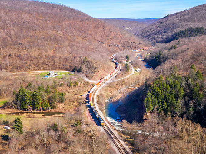 Fairhope's valley views could make a stressed-out CEO quit their job and take up bird watching immediately.