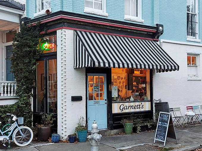 Garnett's turquoise charm and striped awning beckon from the corner. Like finding the sandwich equivalent of Audrey Hepburn: elegant, timeless, and impossible to resist.