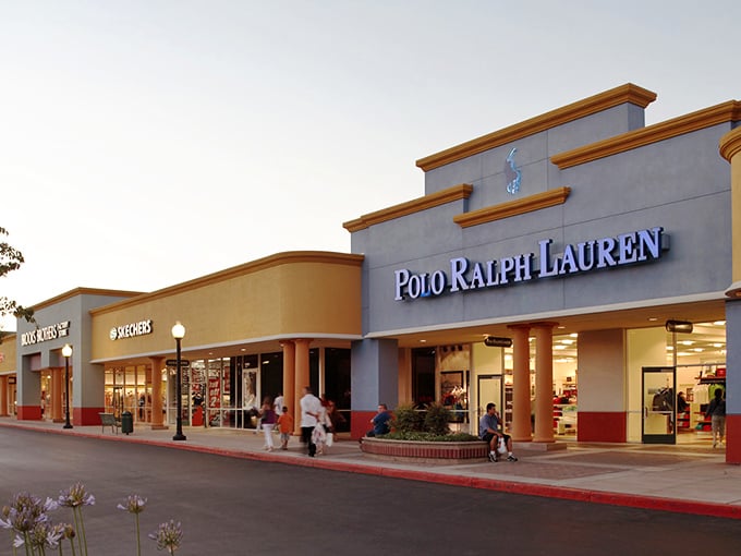 Ralph Lauren's elegant storefront promises preppy perfection without the country club prices. Even the lamppost looks fancy!