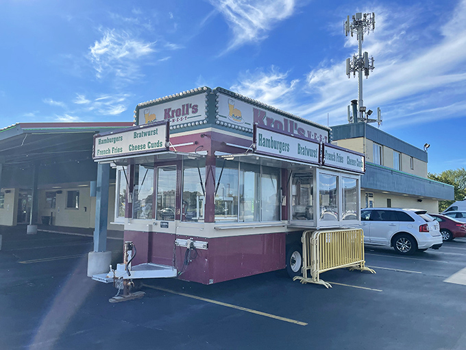 Kroll's West looks like it was plucked straight from a 1950s postcard. This time capsule of flavor has been serving smiles for generations.