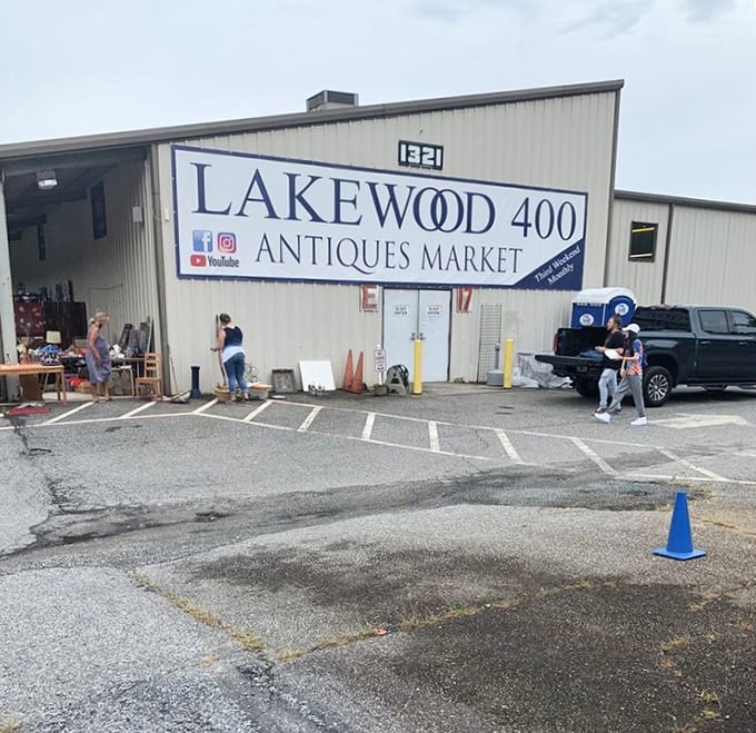 Antique elegance! Lakewood 400's clean, organized spaces elevate the flea market experience to something almost museum-like.