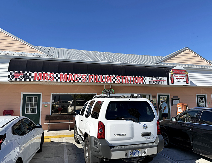 Those racing flags tell you this place moves fast, but the comfort food makes you slow down.