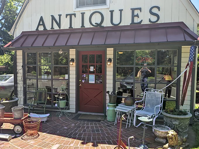 Classic charm meets designer eye at this New Hope gem. Even the building looks like a collectible!