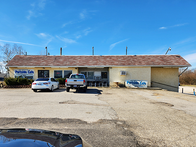 Portside Cafe (Lockbourne): Don't let the simple exterior fool you &ndash; inside this unassuming building, pancakes the size of frisbees await hungry travelers.