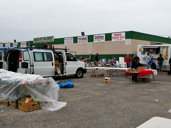 The early bird catches more than worms here! Vendors setting up shop with treasures still emerging from vans like magic tricks being revealed.