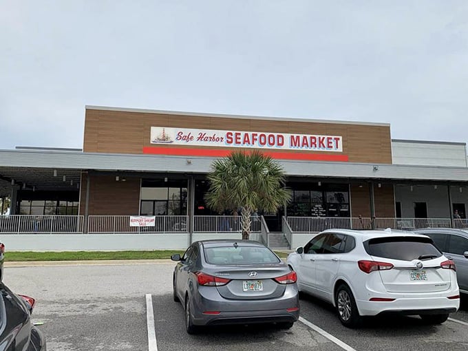 Part market, part restaurant, all delicious &ndash; Safe Harbor knows how to keep things simple and fresh.