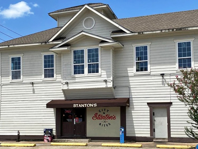 Looks like someone's house, tastes like burger heaven. Stanton's unassuming exterior hides Houston's juiciest secret.