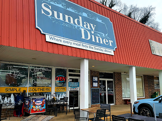 "Every meal feels like Sunday dinner"&mdash;truth in advertising never tasted so good in these North Georgia mountains.