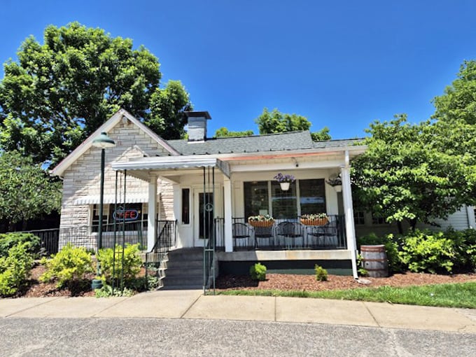 The Loveless Cafe's charming white cottage exterior looks more like grandma's house than Nashville's breakfast headquarters.
