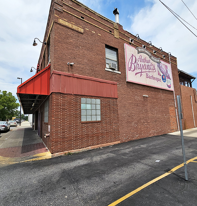 The vintage charm of Arthur Bryant's exterior tells you this place has stories to tell &ndash; most of them involving sauce-stained shirts.