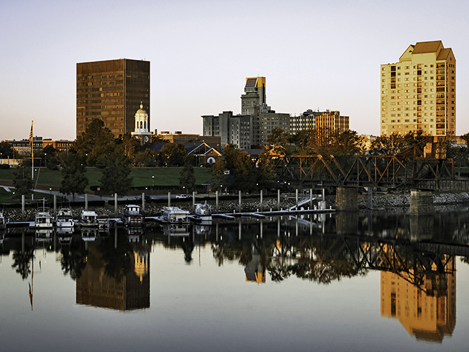 Where golf legends play and retirees stay! Augusta offers big-city amenities with small-town prices&mdash;a hole-in-one for fixed incomes.