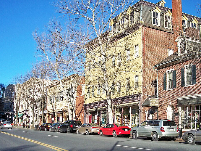 Tree-lined avenues in Bethlehem frame the city like a postcard, picture-perfect for retirement living.