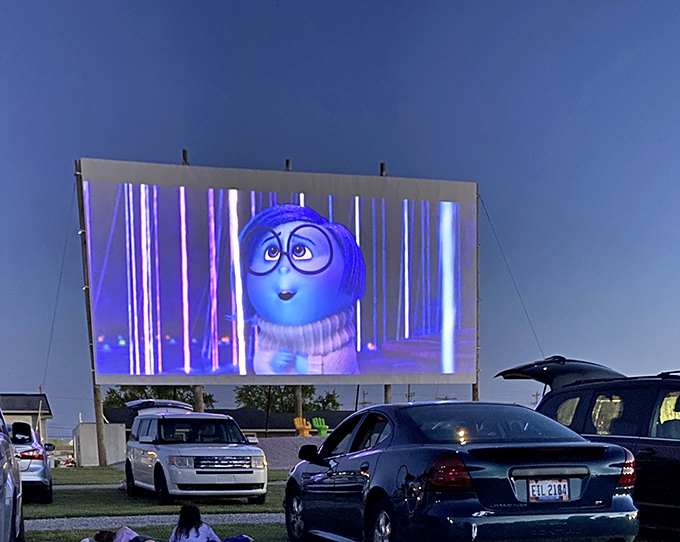 Pastel skies frame Fleo's screen perfectly. The previews to nature's show are almost as good as the main feature.