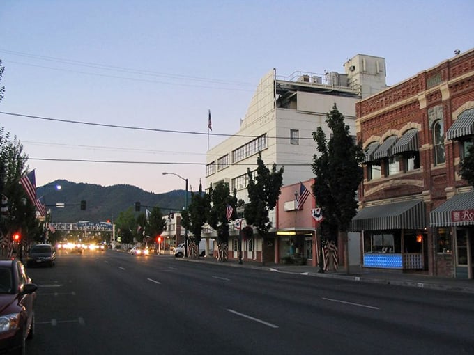 Twilight settles over Grants Pass's historic core, where old-school charm meets mountain-town calm.