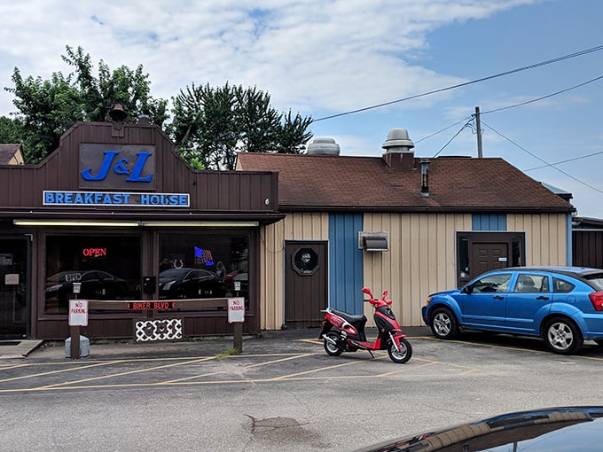 J&L Breakfast House keeps it simple outside so they can focus on what matters &ndash; creating breakfast magic in the kitchen.