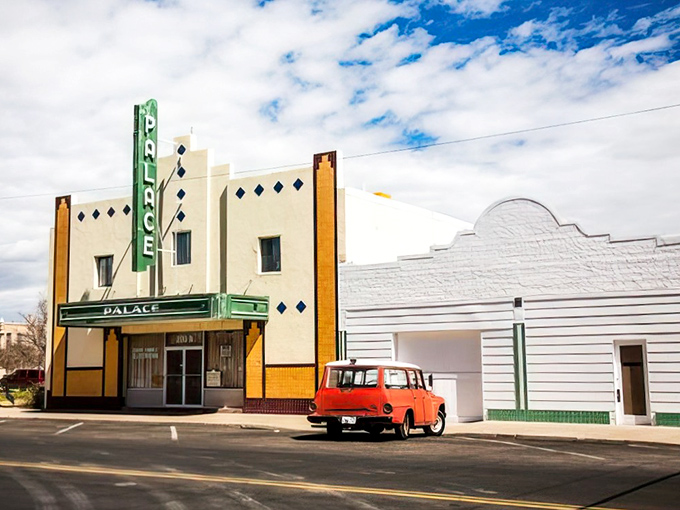 This Art Deco gem still shows movies the way Hollywood originally intended them.