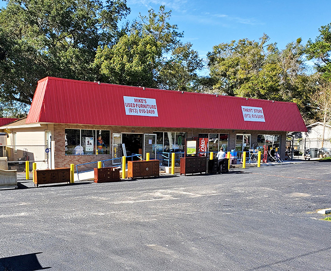Those yellow safety poles guard sidewalk treasures—outdoor shopping meets indoor prices in Brooksville's best-kept secret.