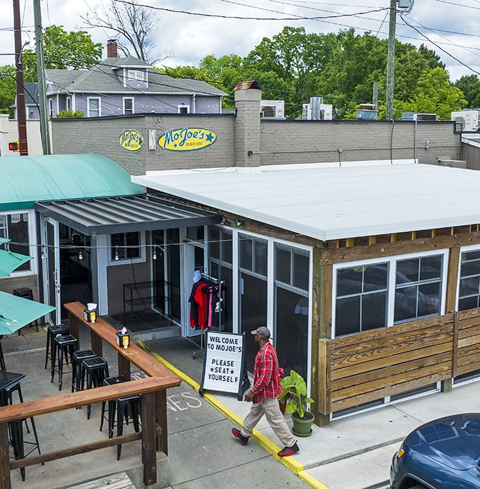 MoJoe's outdoor seating area invites you to enjoy your burger in the fresh air, where every bite tastes better.