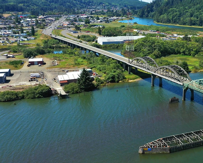 The meeting of river and ocean creates Reedsport's magical setting &ndash; where fishing stories get better with each retirement year.
