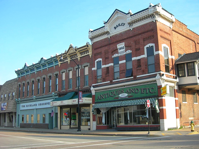 Historic architecture, old-school charm, and antique treasures—Richland Center’s downtown feels like stepping into a storybook lined with timeless Wisconsin beauty.