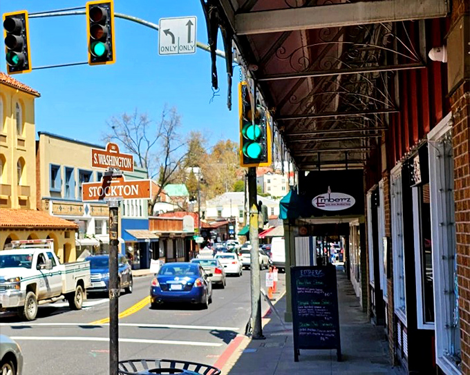 Where Washington meets Stockton! Sonora's main street buzzes with small-town energy and big-time charm.