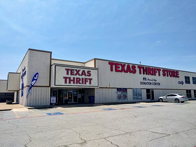 Grand opening excitement at Texas Thrift—where the thrill of the hunt meets good old Texas-sized savings.