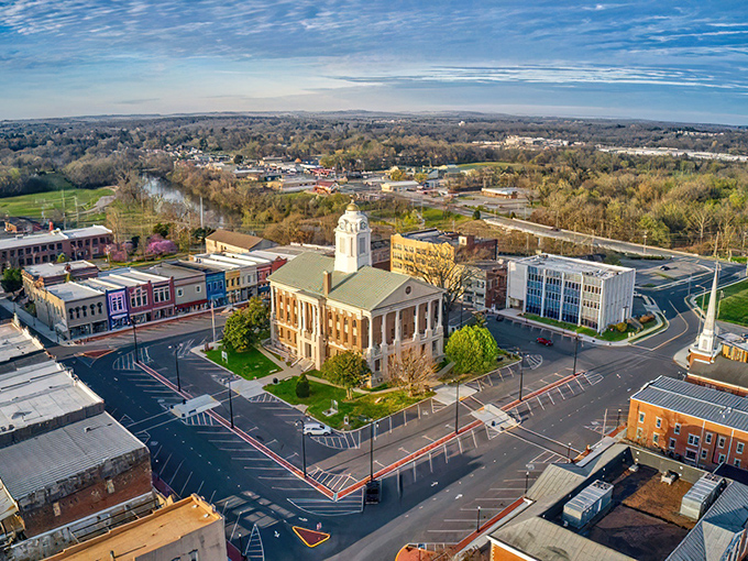 This Tennessee town whispers promises of good living without the big-city price tags attached.