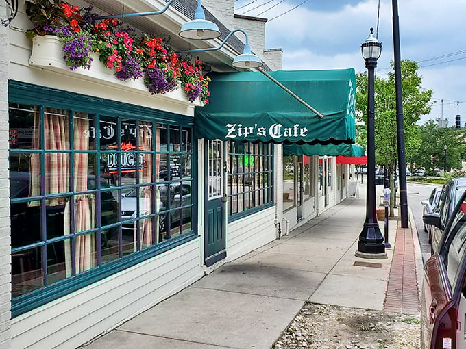 Flower boxes and burger bliss &ndash; Zip's Cafe combines curb appeal with the kind of burgers that make you forget your table manners.
